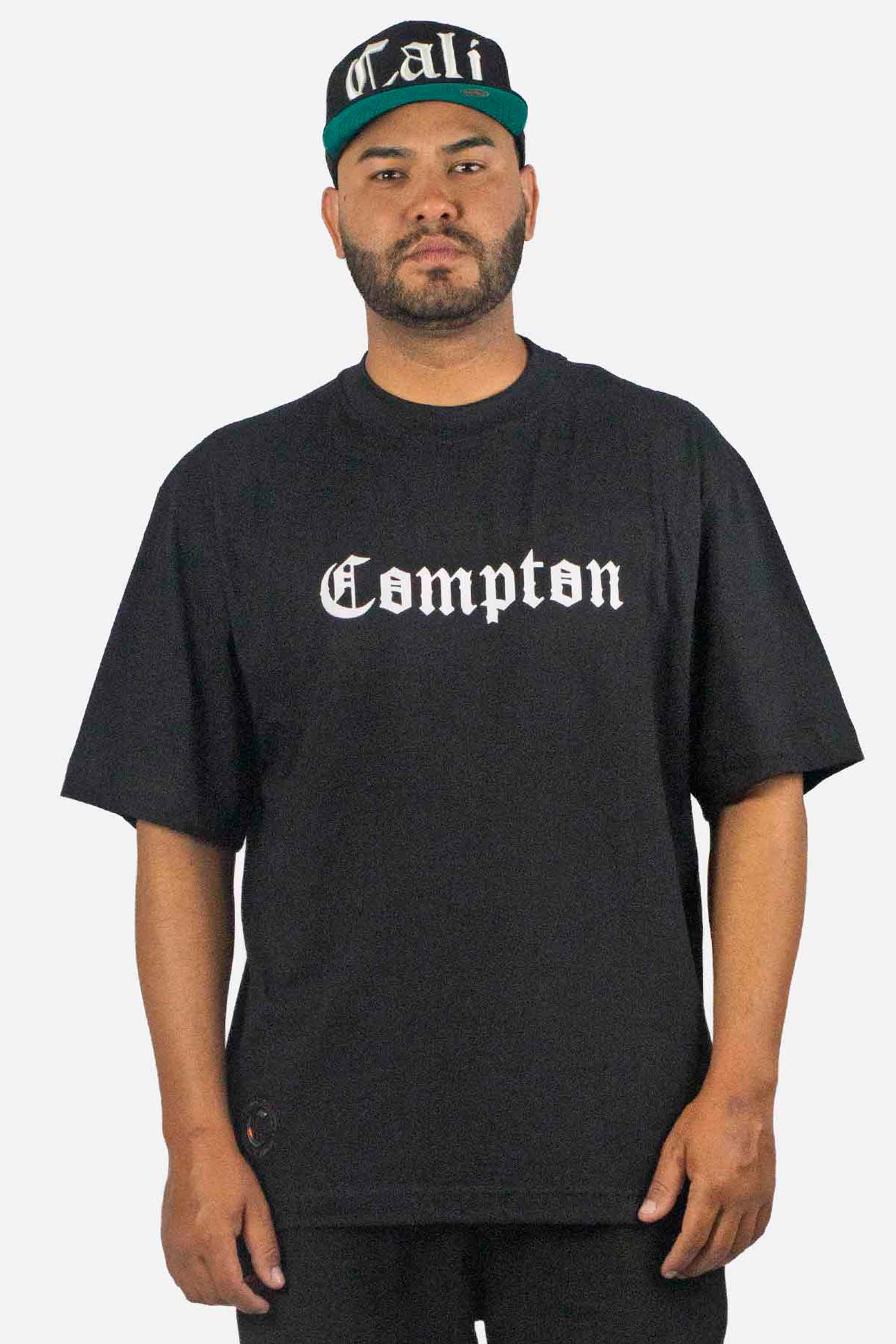 Camiseta Oversized Compton Etiqueta Furtacor Preta